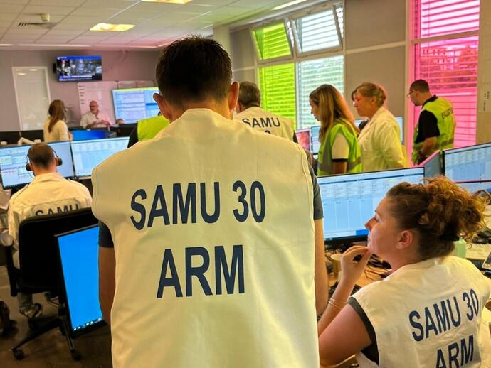 Formez-vous au métier d'Assistant de Régulation Médicale (ARM) au SAMU ...